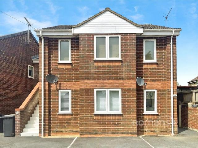 Fleming Place, Colden Common. 2 bed flat to rent £1,295 pcm £299 pw