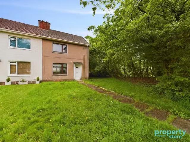 Fleming Place, East Kilbride, South. 2 bed end of terrace hous.