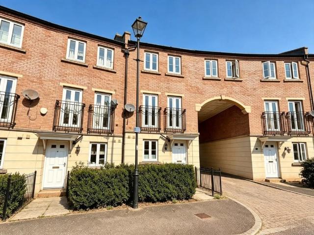 Fleming Way, Exeter EX2 4 bed townhouse to rent £1,950 pcm £450 pw