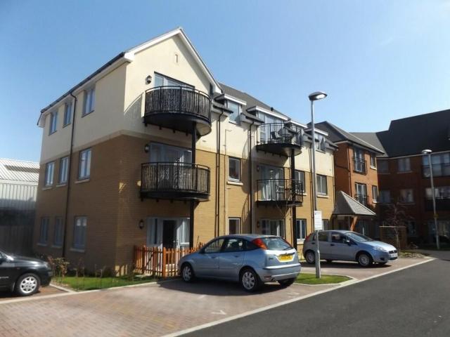 Flitches Grove, Andover SP10, 2 bed flat to rent, £1,075 pcm | PrimeLocation