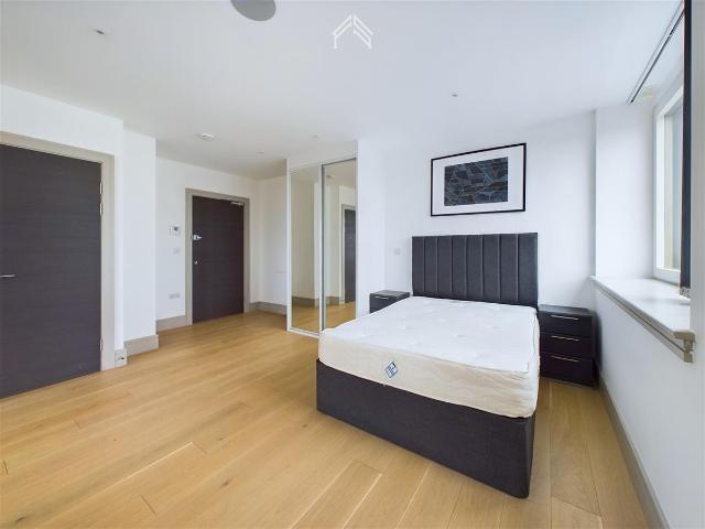Flint Court, Finchley N12, Studio to rent, £1,400 pcm | PrimeLocation