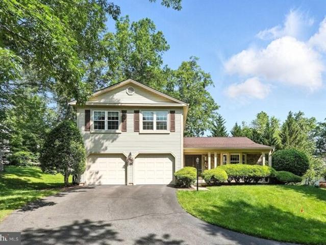Flint Hill Pl, Woodbridge, Home For Sale