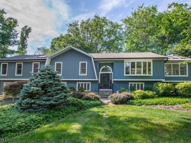 Flintlock Dr, Washington Township, Home For Sale