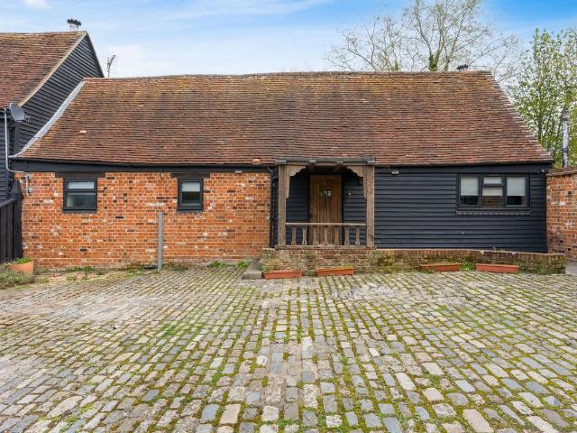 Flux's Lane, Epping CM16, 3 bed semi detached house to rent, £2,750 pcm | PrimeLocation