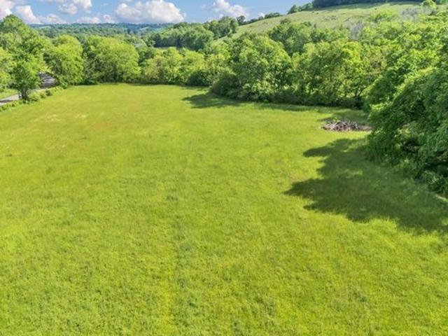 Fly Rd, Santa Fe, TN 38482