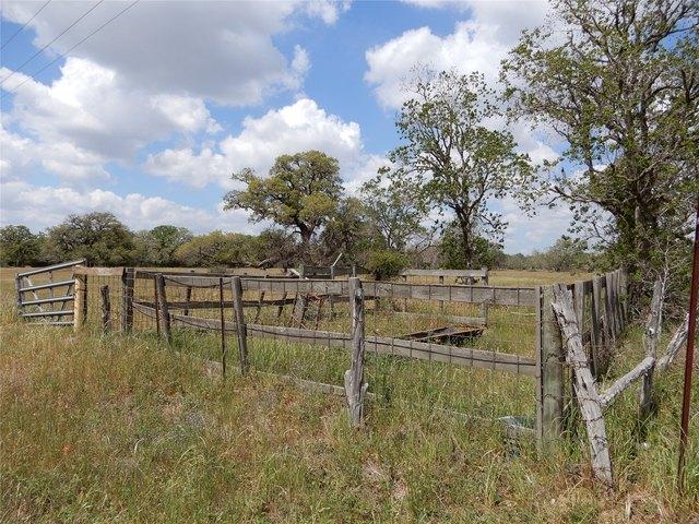 Fm 530, Hallettsville, TX 77964