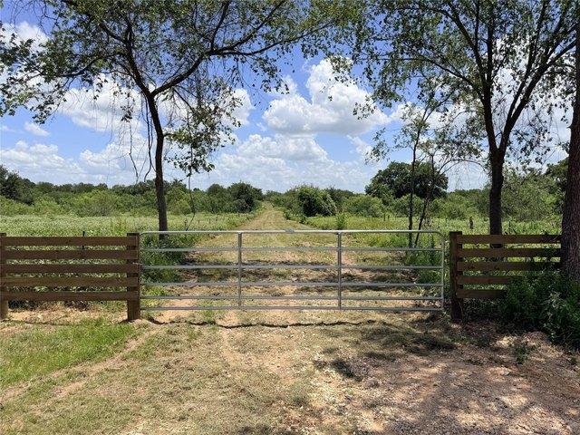 Fm 86 Tract 7 Hwy, Luling, TX 78648