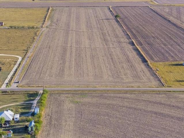 Fm 112, Thrall, TX 76578
