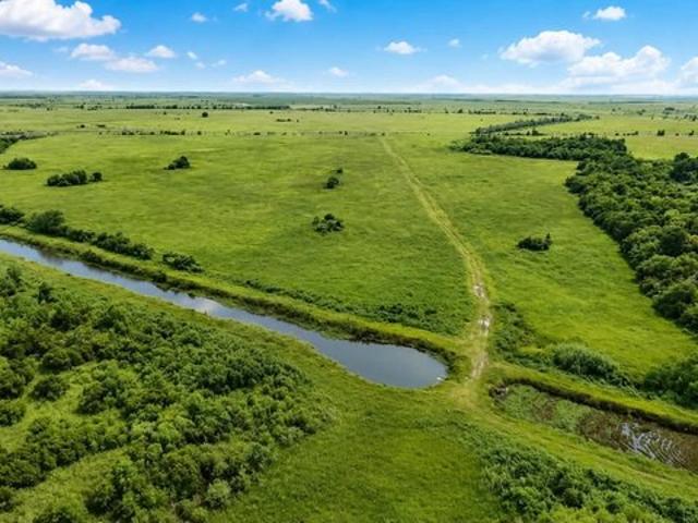 Fm 1985, Anahuac, TX 77514