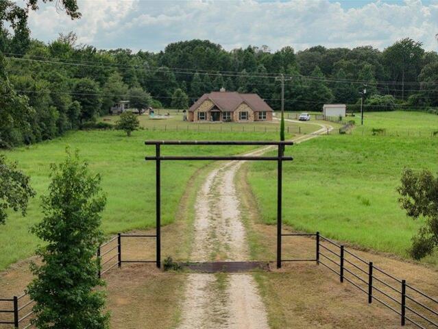 Fm,oakwood, Farm House For