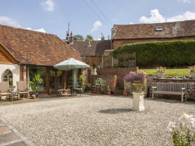 Froxfield Marlborough SN8 5 bed detached house to rent £3,250 pcm £750 pw
