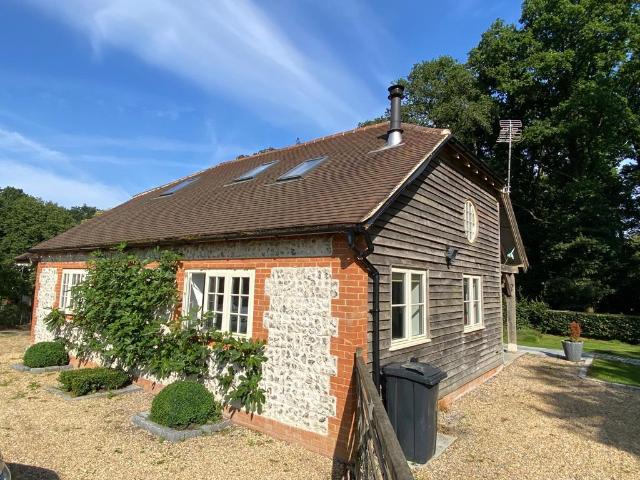 Froxfield, Petersfield, Hampshire, GU32 2 bed detached house to rent £2,250 pcm £519 pw