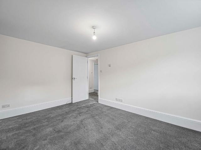 Frobisher Street, London SE10, 2 bed flat to rent, £1,850 pcm | PrimeLocation