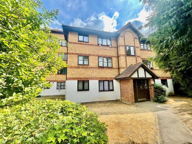 Frobisher Road, Erith, Kent DA8, 1 bed flat to rent, £1,275 pcm | PrimeLocation