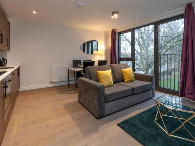 Frobisher Road, Harringay, London N8, 2 bed flat to rent, £2,600 pcm | PrimeLocation
