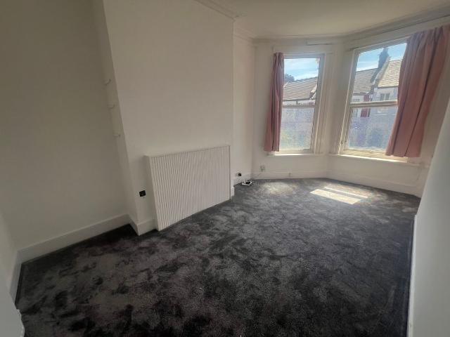 Frobisher Road, London N8, 3 bed flat to rent, £2,400 pcm | PrimeLocation