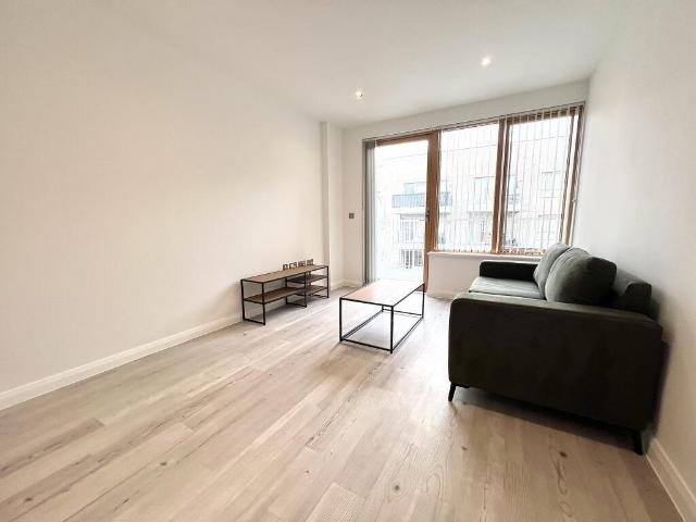 Frogley Park, Barking, IG11 1 bed flat to rent £1,650 pcm £381 pw
