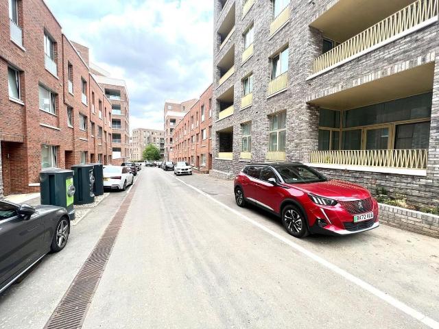Frogley Park, Barking IG11, 1 bed flat to rent, £1,700 pcm | PrimeLocation