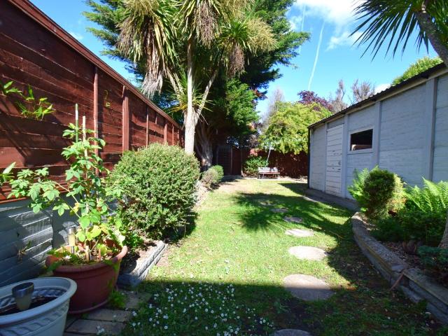 Frogmore Avenue, Hayes UB4, 3 bed semi detached house to rent, £2,700 pcm | PrimeLocation