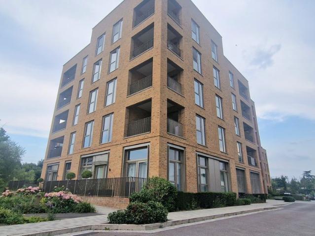 Frogmore Avenue, Watford WD17, 2 bed flat to rent, £2,200 pcm | PrimeLocation
