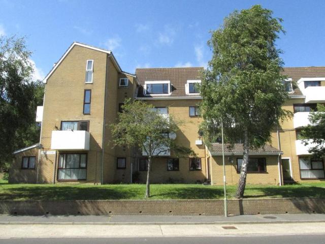 Frogmore, Hampshire PO14 2 bed flat to rent £1,000 pcm £231 pw