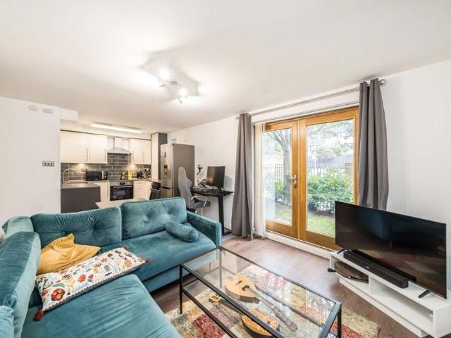 Frogmore, SW18, London