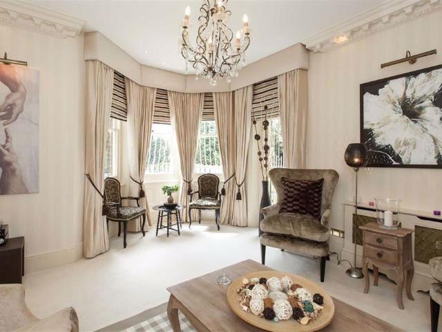 Frognal, Hampstead, London NW3 4 bed detached house to rent £12,783 pcm £2,950 pw