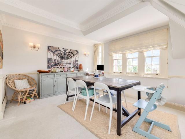 Frognal, Hampstead NW3, 3 bed flat to rent, £4,000 pcm | PrimeLocation