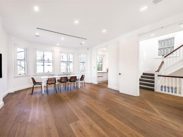 Frognal Lane, Hampstead NW3 4 bed flat to rent £13,500 pcm £3,115 pw