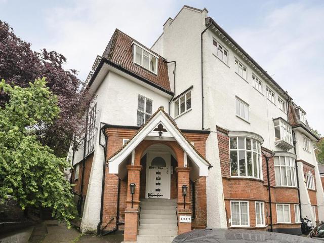 Frognal Lane Hampstead NW3 2 bed flat to rent £2,300 pcm £531 pw