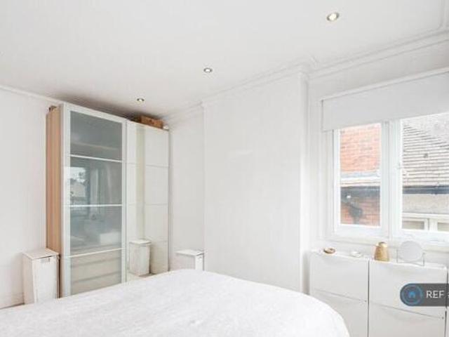 Frognal, London, 2 Bedroom Flat