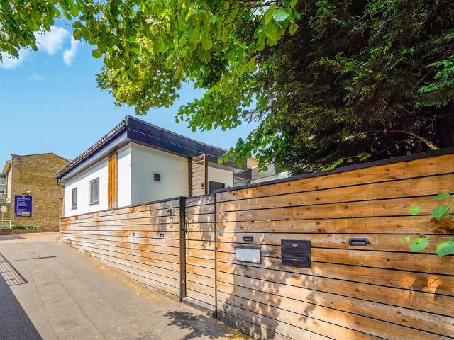Frognal, London, NW3 2 bed semi detached house to rent £3,500 pcm £808 pw