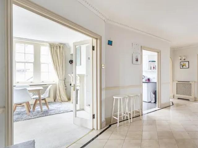 Frognal, London, NW3 6YA, United Kingdom | 3 bed house for rent #118070862 | Rentberry