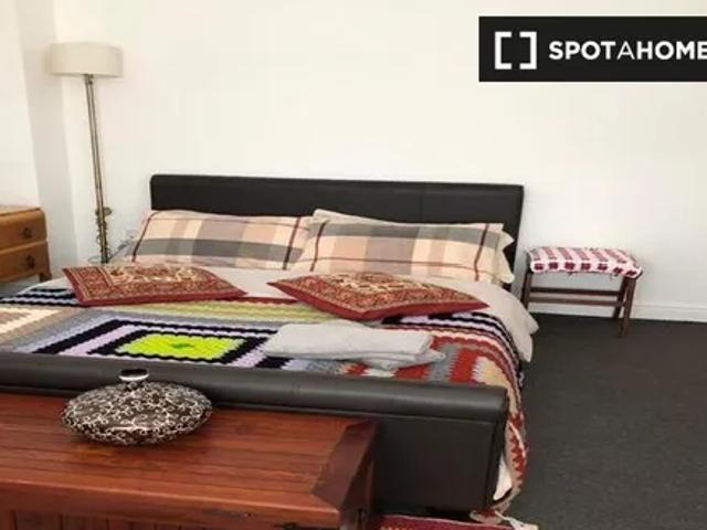 Froissart Road, London, SE9 6QQ, United Kingdom | Room for rent #133326104 | Rentberry