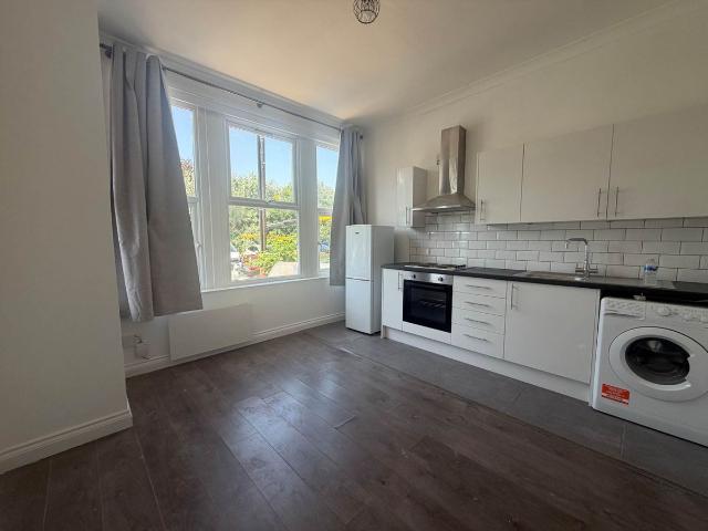 Frome Road, Turnpike Lane N22, Studio to rent, £1,400 pcm | PrimeLocation