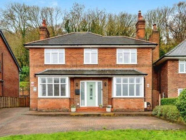 Fron Park Road, Holywell, 4 Bedroom Detached