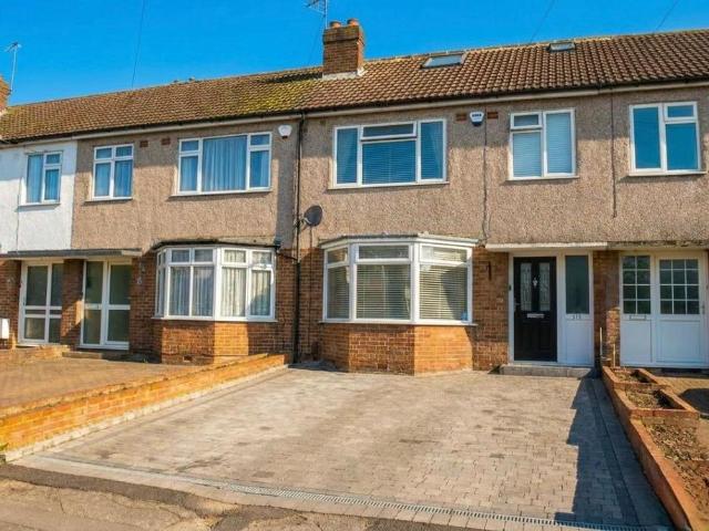 Front Lane, Upminster 4 bed terraced house to rent £2,300 pcm £531 pw