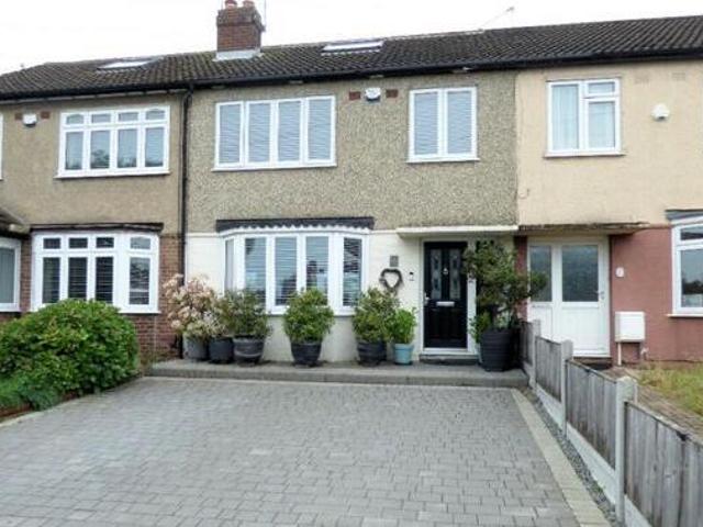 Front Lane, Upminster, 4 Bedroom Terraced