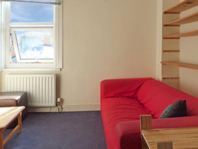 Front Left Bedroom Room 4, Second Floor Flat 92 Cowley Road, Oxford OX4 1JE