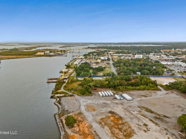 Front Street, Pascagoula, MS 39567