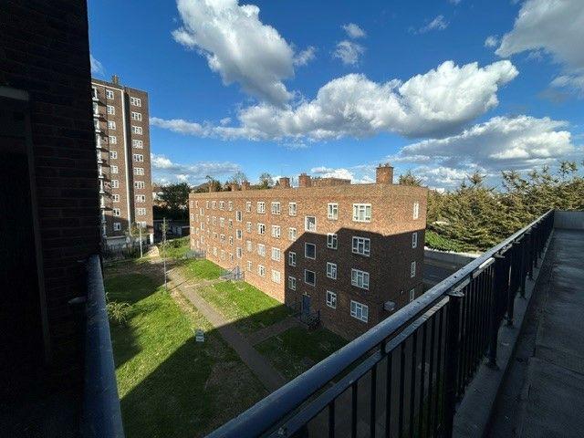 Frontenac, Donnington Road, Willesden NW10, 3 bed flat to rent, £2,450 pcm | PrimeLocation