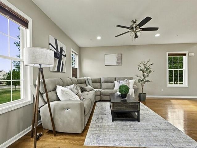 Frostpane Ln Unit,hopkinton, Condo For Sale