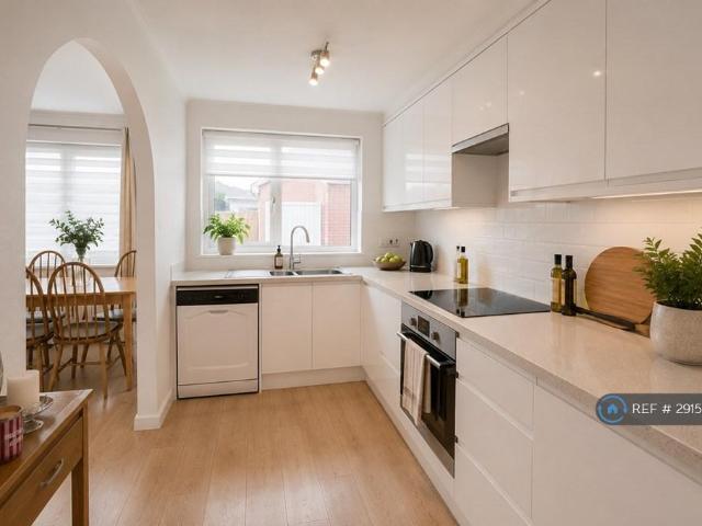 Frating Crescent, Woodford Green, IG8 4 bed terraced house to rent £2,750 pcm £635 pw