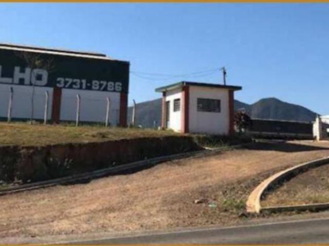FRAÇÃO IDEAL DE 33,32% DA GLEBA DE TERRAS, NO LUGAR DENOMINADO CAVA OU CONTENDAS, CONFRONTANDO COM A