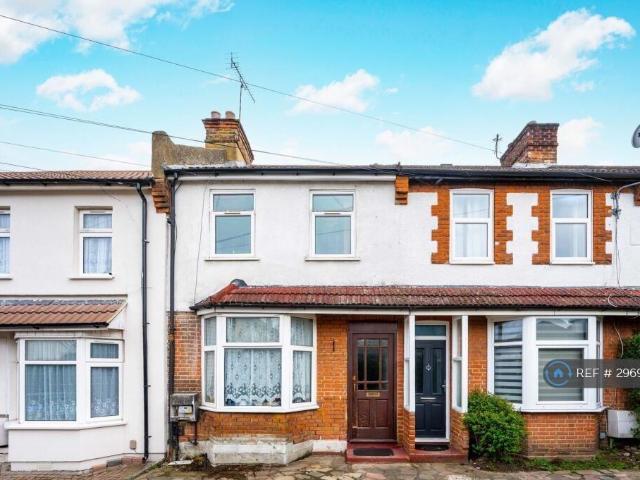 Frailey Hill, Woking, GU22 3 bed terraced house to rent £1,900 pcm £438 pw
