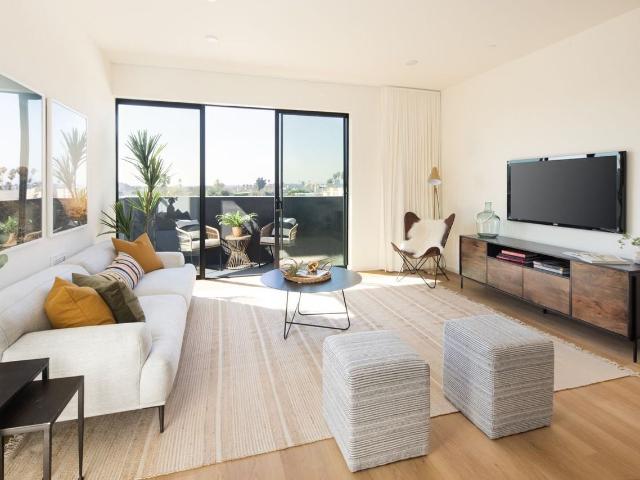 Frame Downtown Culver 1 Bedroom Apartment for Rent at 3745 Cardiff Ave, Los Angeles, CA 90034 Palms