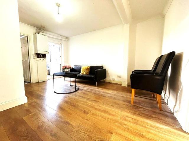 Framfield Road, W7 2 bed apartment to rent £2,200 pcm £508 pw