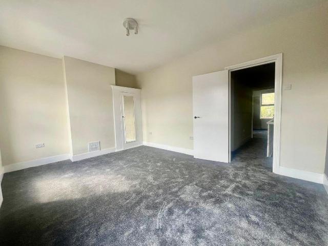 Framfield Road, Hanwell, London W7, 3 bed detached house to rent, £2,500 pcm | PrimeLocation