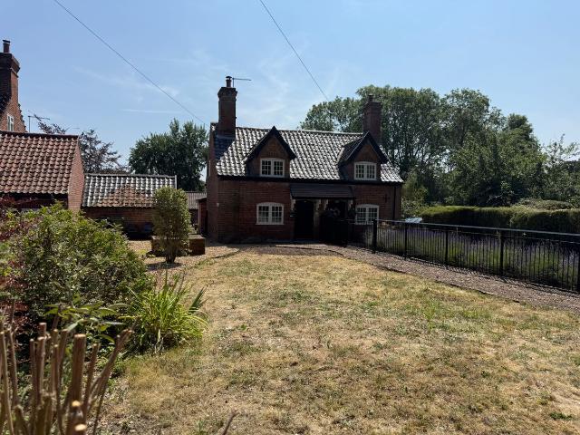 Framingham Pigot, Norwich NR14, 3 bed semi detached house to rent, £1,250 pcm | PrimeLocation