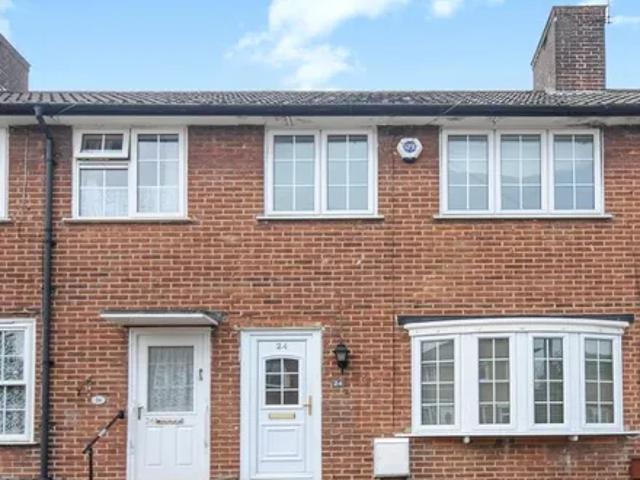 Framlingham Crescent, London, SE9 4AA, United Kingdom | 3 bed house for rent #139070418 | Rentberry